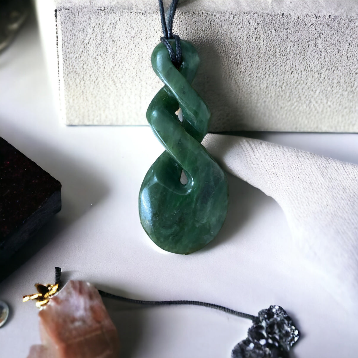 NZ Greenstone (Pounamu) Pikorua-Twist Pendant | Gizzy Gifts and More ...